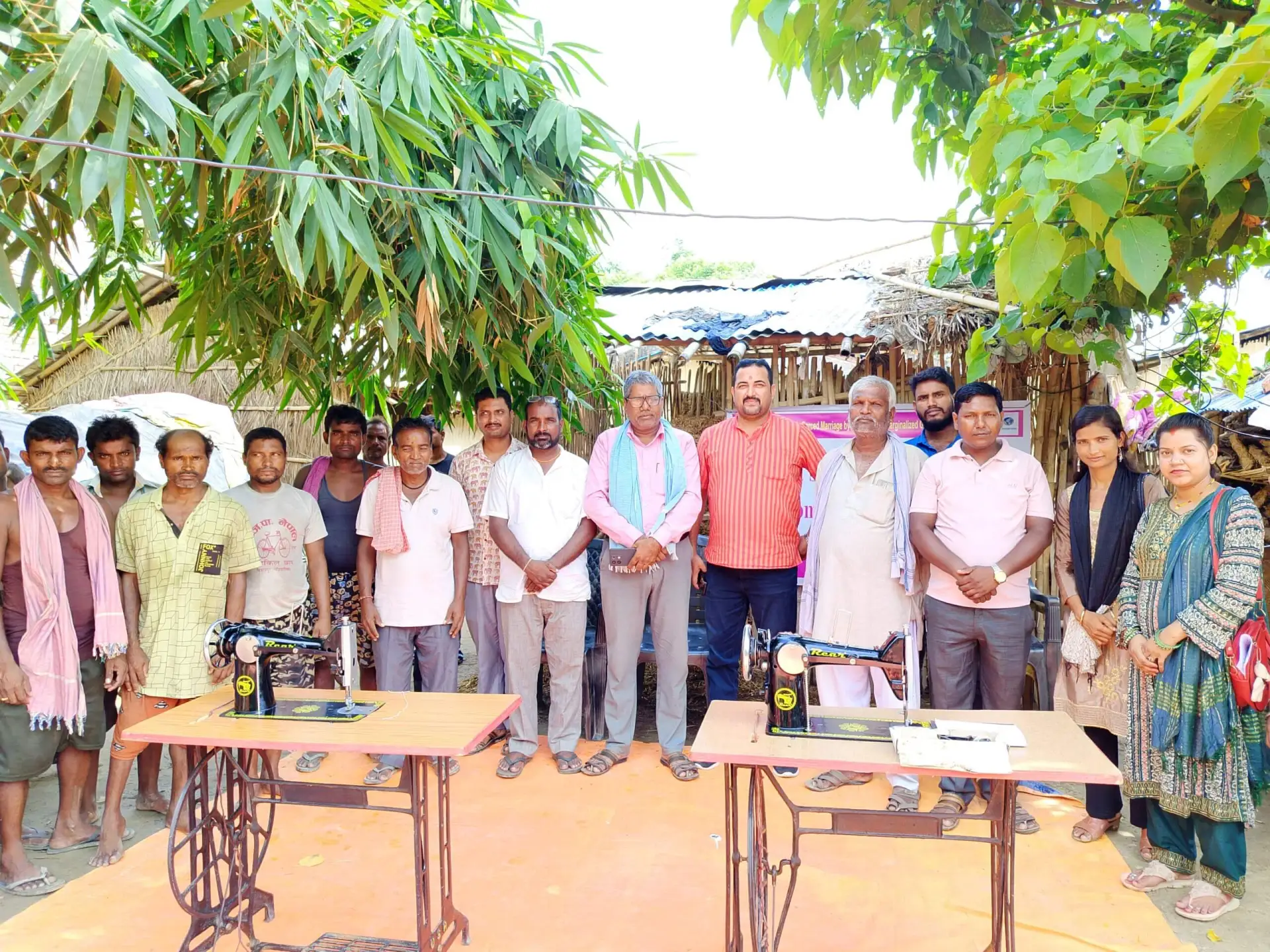 फेटाका डोम र नेटुवा समुदायलाई आफनै व्यवसाय सञ्चालन गर्न सामग्री सहयोग ...